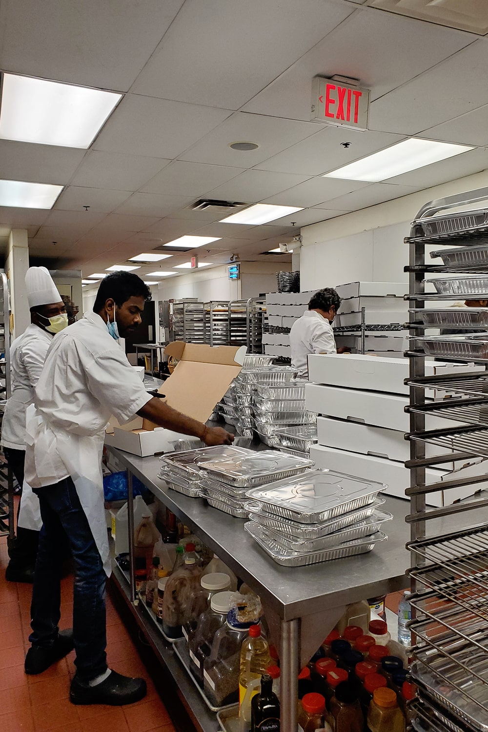 Pearson Christmas Drive Thru Food Bank – Pearson Convention Center