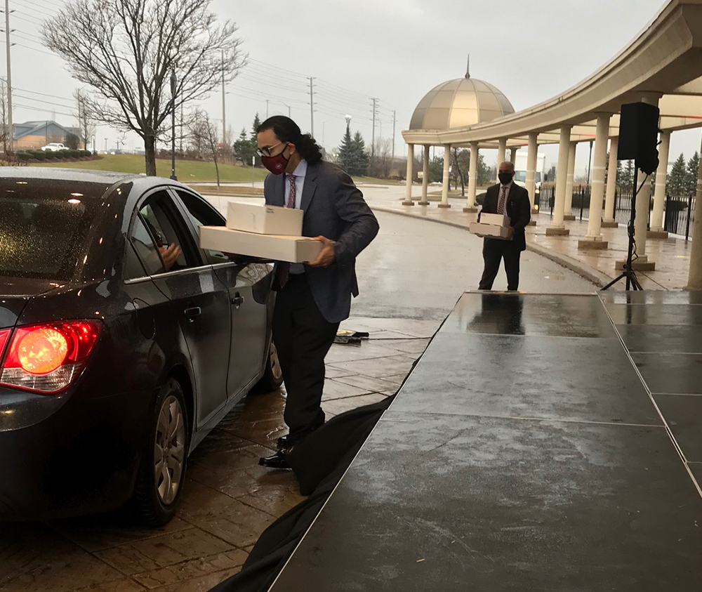 Pearson Christmas Drive Thru Food Bank – Pearson Convention Center