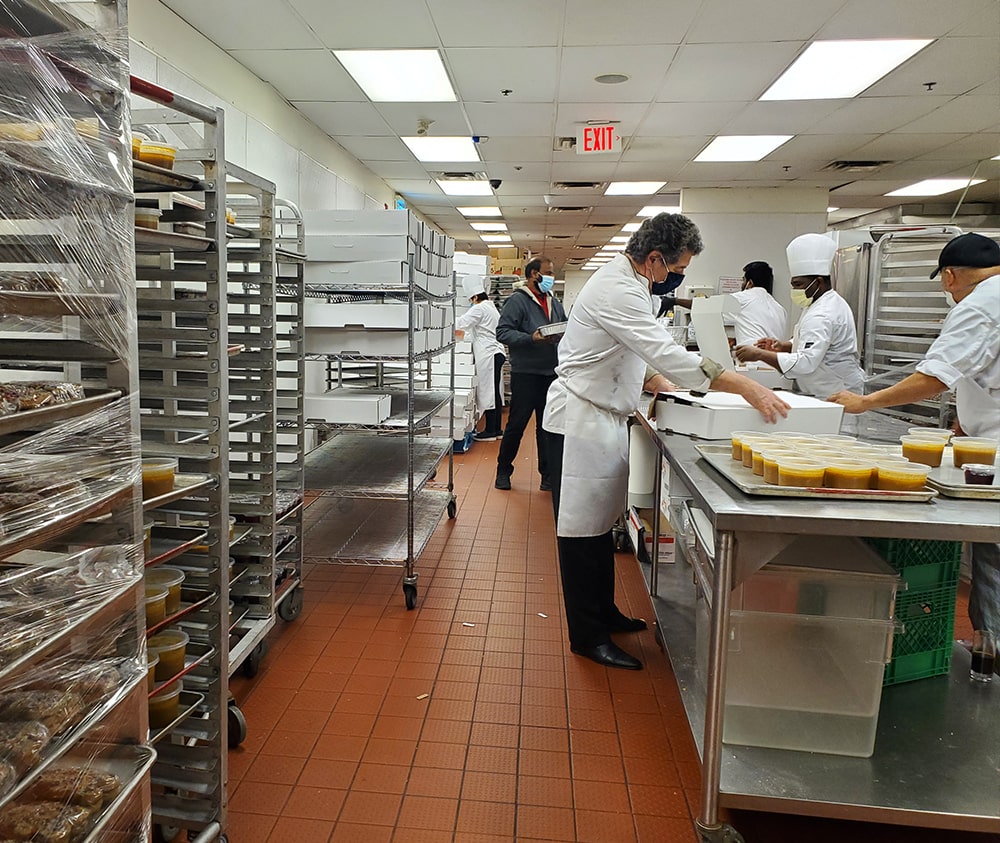 Pearson Christmas Drive Thru Food Bank – Pearson Convention Center